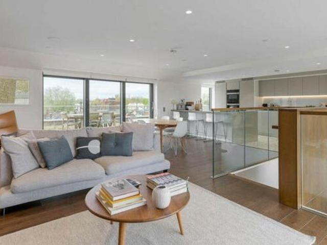 Old Church Street, London, 2 Bedroom Apartment
