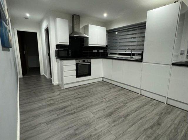 Old Charter Hall, Scunthorpe DN15, 2 bed flat to rent, £700 pcm | PrimeLocation