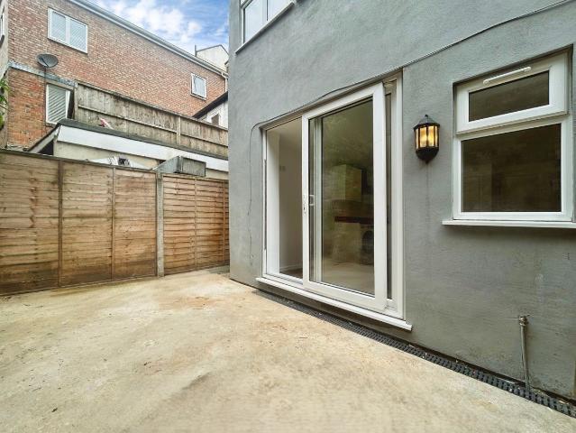 Old Christchurch Road, Bournemouth BH1, Studio to rent, £750 pcm | PrimeLocation