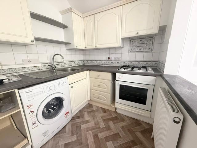 Old Christchurch Road, Bournemouth, BH1 2 bed flat to rent £1,050 pcm £242 pw