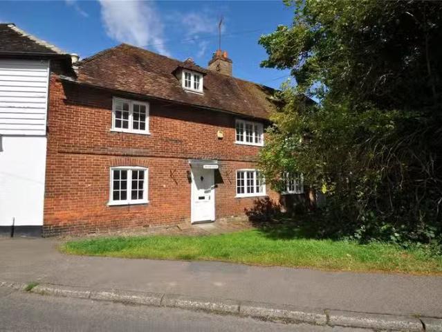 Old Ashford Road, Charing, Ashford. 3 bed house to rent £1,4.
