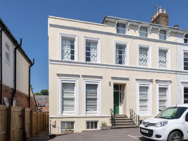 Old Bath Road, Cheltenham GL53, 2 bed flat to rent, £1,550 pcm | PrimeLocation