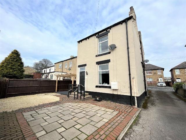 Old Bank Road, Dewsbury WF12, 2 bed end terrace house to rent, £750 pcm | PrimeLocation
