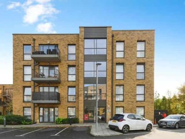 Old Barn Lane, Kenley, 2 Bedroom Flat