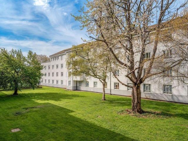 Old Bethnal Green Road, London E2 Studio to rent £1,850 pcm £427 pw