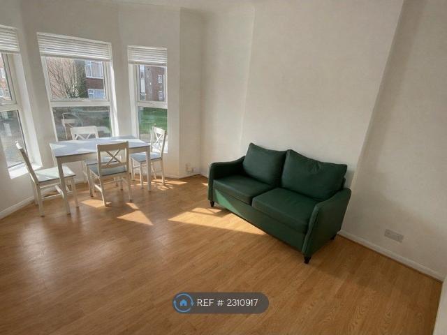 Old Bedford Rd, Luton LU2, 1 bed flat to rent, £945 pcm | PrimeLocation