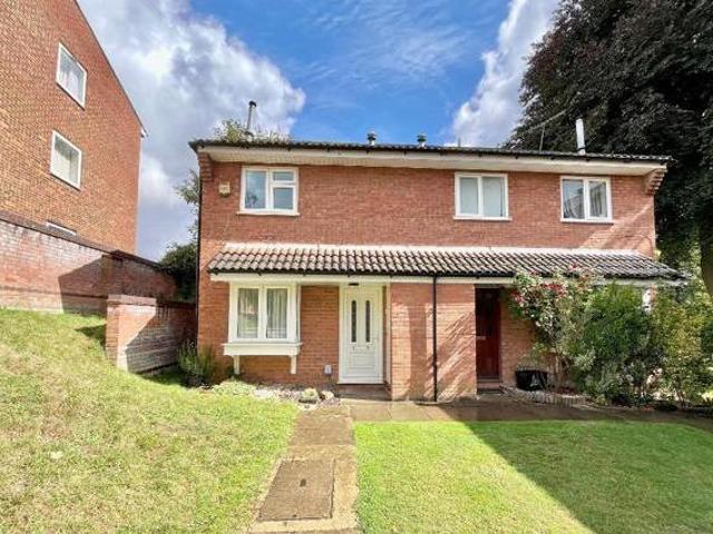 Old Bedford Road Area, Moorland Gardens, Luton, 1 Bedroom Cluster