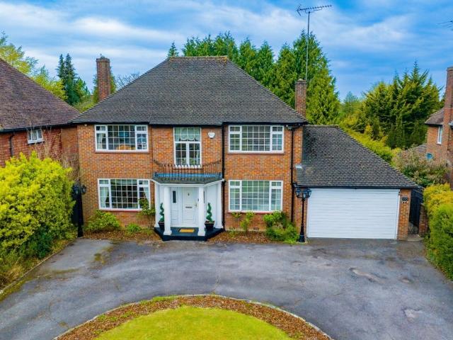 Old Bedford Road, Luton, Bedfordshire LU2, 4 bed detached house to rent, £3,000 pcm | PrimeLocation