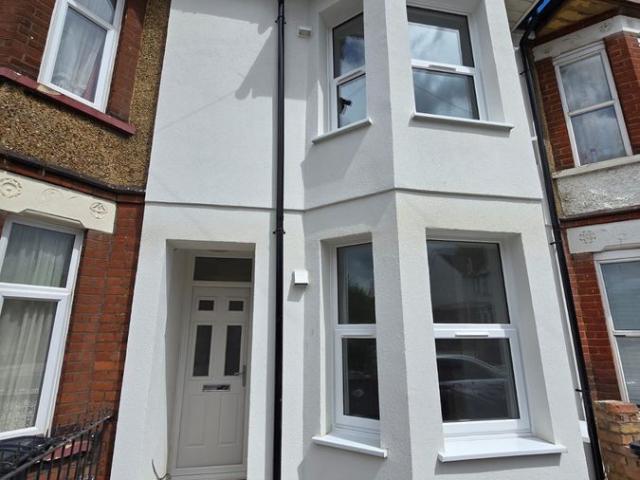 Old Bedford Road, Luton LU2, 2 bed terraced house to rent, £1,300 pcm | PrimeLocation