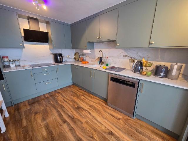 Old Bedford Road The Shires, Luton LU2, 2 bed flat to rent, £1,300 pcm | PrimeLocation