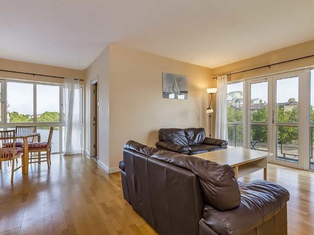 Old Bellgate Place, London E14, 2 bed flat to rent, £2,280 pcm | PrimeLocation