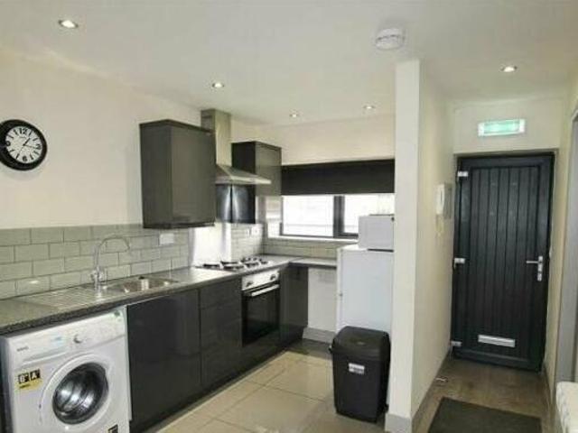 Old Brickyard, Nottingham, 2 Bedroom Flat