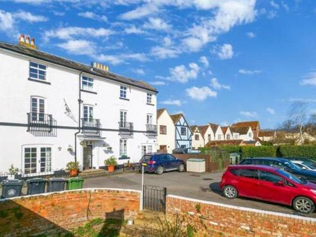 Old Bridge Inn, High Street, 2 Bedroom Apartment