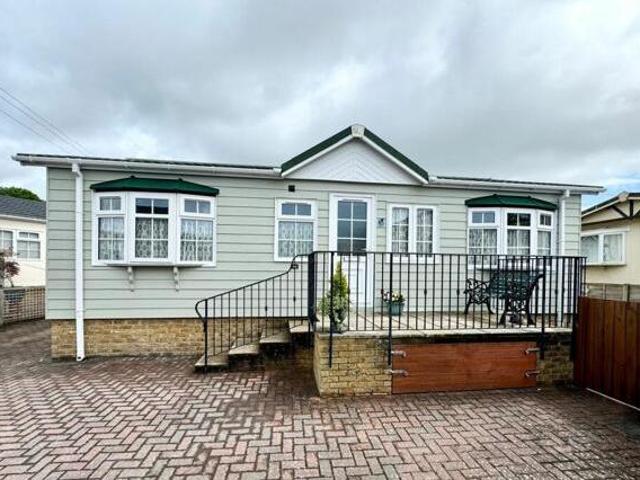 Old Bridge Road, Bournemouth, 2 Bedroom Park