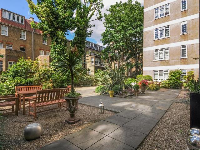 Old Brompton Road, Earls Court 1 bed apartment to rent £2,149 pcm £496 pw