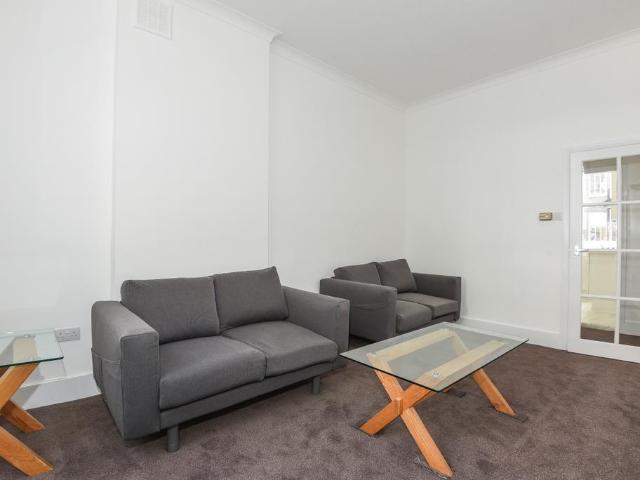 Old Brompton Road, Earls Court. 1 bed flat to rent £2,200 pcm £508 pw