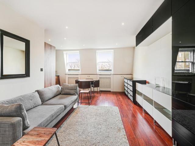 Old Brompton Road, Earls Court, London 1 bed flat to rent £2,500 pcm £577 pw