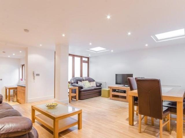 Old Brompton Road, Earls Court, London SW5, 2 bed flat to rent, £3,100 pcm | PrimeLocation