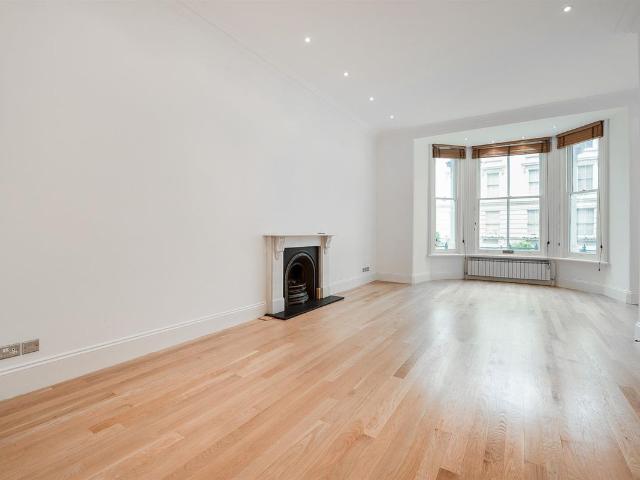 Old Brompton Road, Flat 2 Raised Gff, London SW5, 2 bed flat to rent, £6,175 pcm | PrimeLocation