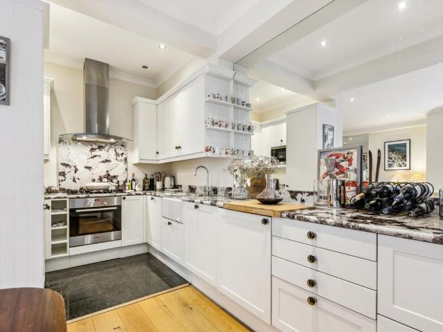 Old Brompton Road, London, SW5 2 bed apartment to rent £7,450 pcm £1,719 pw