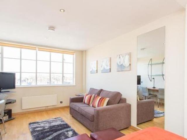 Old Brompton Road, South Kensington, Studio Flat For