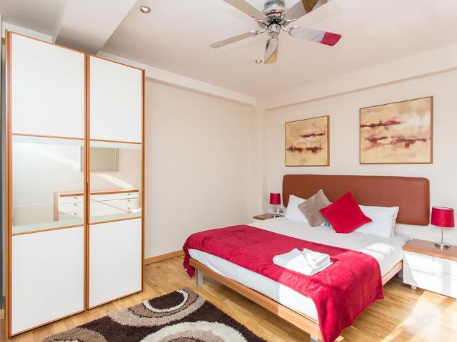 Old Brompton Road, South Kensington. 2 bed apartment to rent £5,157 pcm £1,190 pw