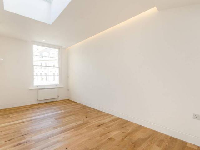 Old Brompton Road, South Kensington. 2 bed flat to rent £6,500 pcm £1,500 pw