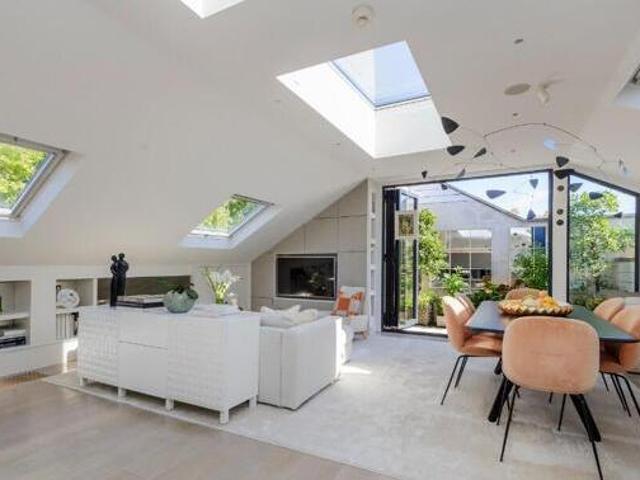 Old Brompton Road, South Kensington, 3 Bedroom Flat