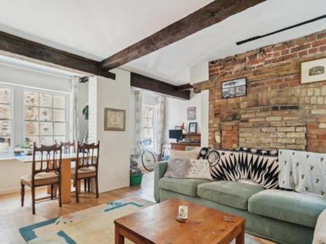 Old Bull Yard, St Neots, 2 Bedroom Terraced