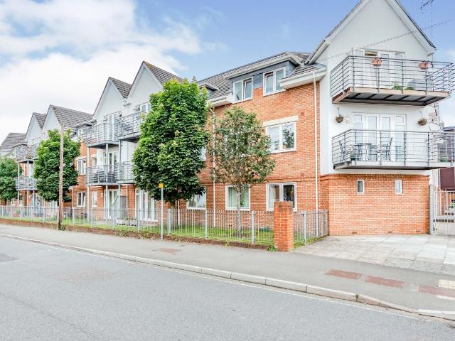 Old Dairy Close, Old Dairy Close, Fleet GU51, 2 bed flat to rent, £1,400 pcm | PrimeLocation