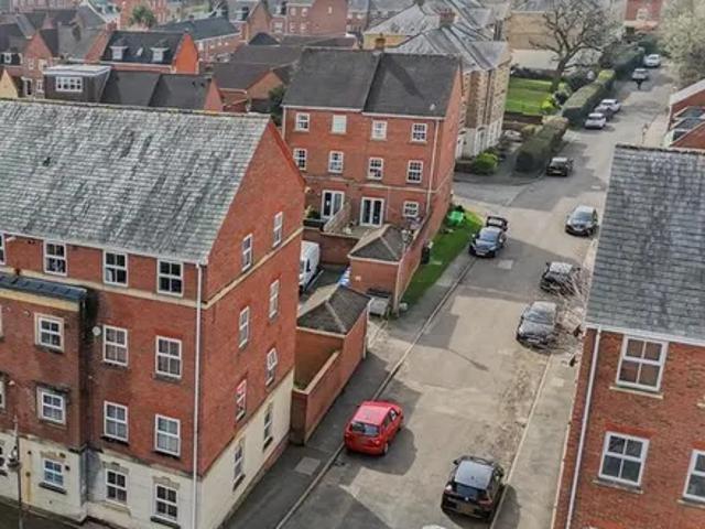 Old Dickens Heath Road, Dickens Heath, B90 1SD, United Kingdom | 2 bed house for rent #167087404 | Rentberry