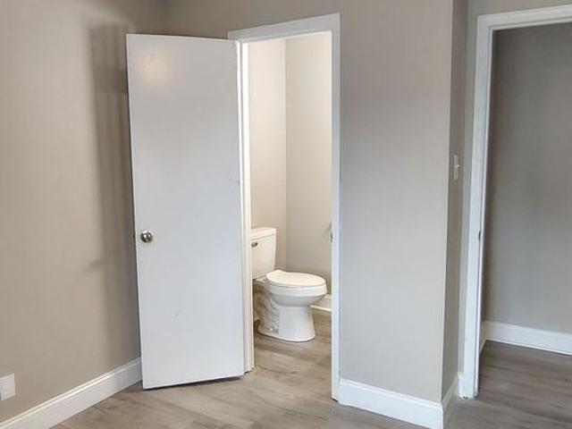 Old English 3 Bedroom Apartment for Rent at 2350 English Ave, Macon, GA 31204