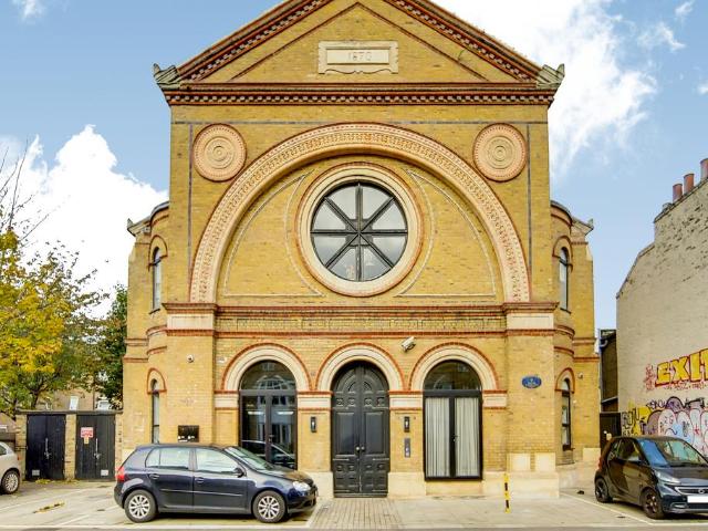 Old Ford Road, London E3 2 bed flat to rent £3,000 pcm £692 pw