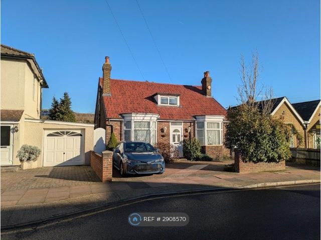 Old Farm Avenue, Sidcup DA15, 3 bed bungalow to rent, £2,600 pcm | PrimeLocation