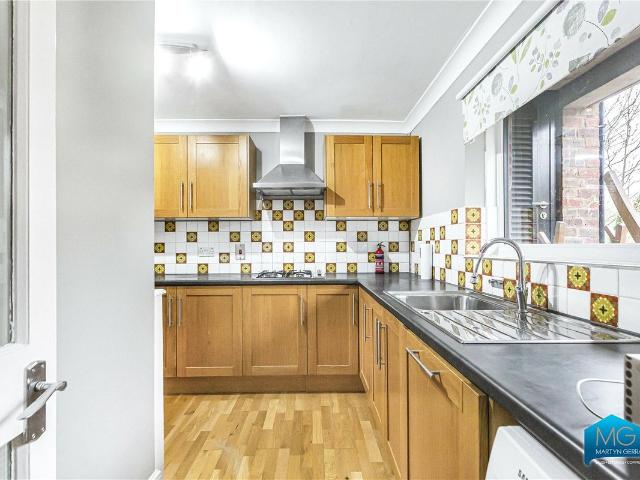 Old Farm Road, East Finchley, London N2, 3 bed flat to rent, £2,400 pcm | PrimeLocation