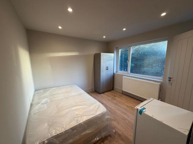 Old Farm Road, West Drayton UB7, Room to rent, £850 pcm | PrimeLocation