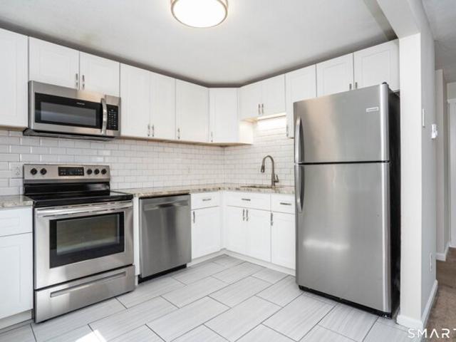 Old Farms Rd Apt B, Avon, Condo For Sale