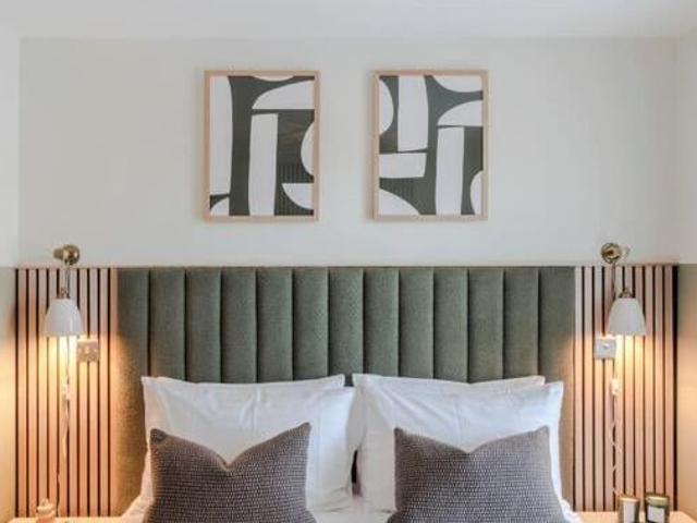 Old Kent Road, London, 2 Bedroom Serviced