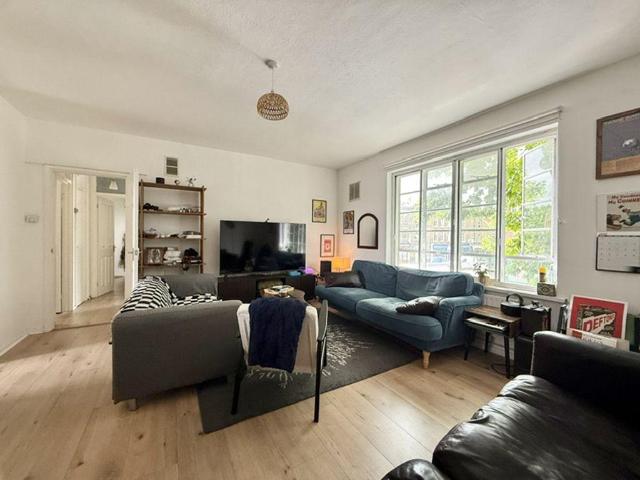 Old Kent Road, SE1 2 bed property to rent £2,100 pcm £485 pw