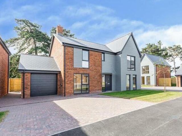 Old House Garden, High Street, 4 Bedroom Detached