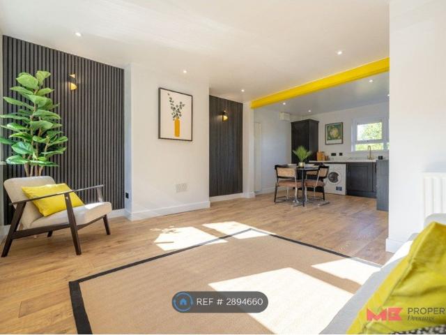 Old Holywood Road, Holywood BT18, 2 bed maisonette to rent, £975 pcm | PrimeLocation