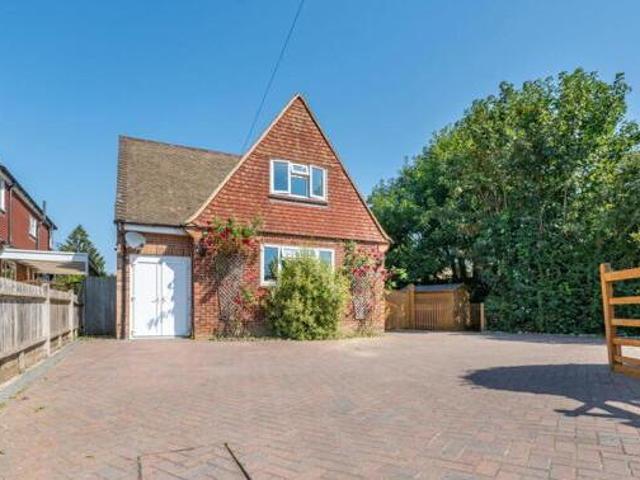 Old Hadlow Road, Tonbridge, 3 Bedroom Detached