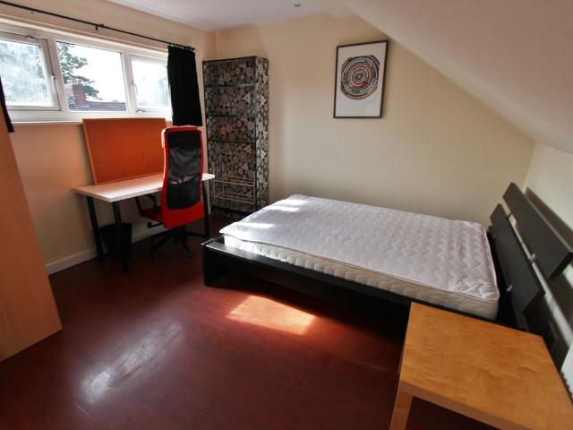 Old Hall Lane, Manchester M19, Room to rent, £575 pcm | PrimeLocation