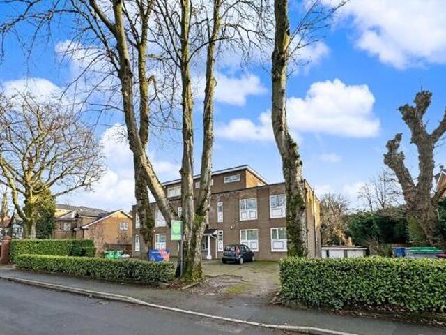 Old Hall Road, Lakeside Court, 2 Bedroom Flat