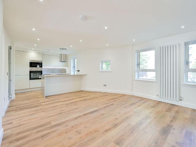 Old Jamaica Road, Bermondsey, London SE16, 2 bed flat to rent, £3,000 pcm | PrimeLocation