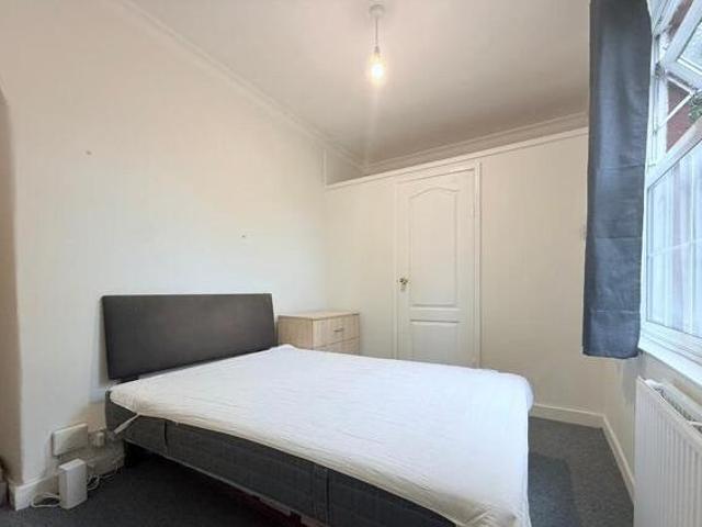 Old Oak Common Lane, East Acton, House Share For