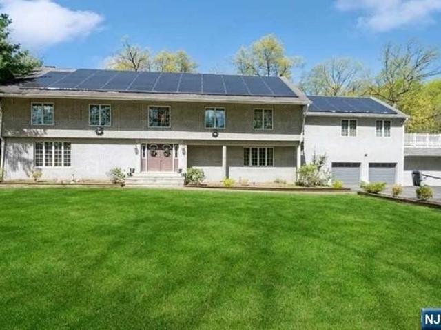 Old Oak Dr, Mahwah, Home For Sale
