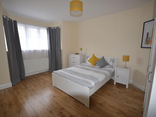Old Oak Road, London W3, Room to rent, £925 pcm | PrimeLocation
