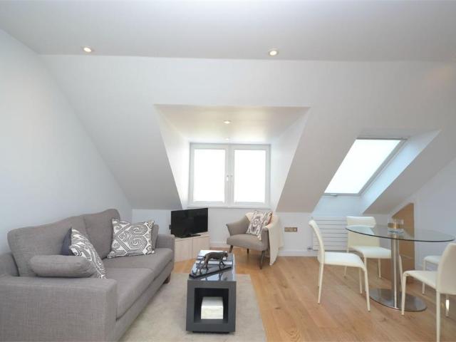 Old Lodge Place, St Margarets 1 bed apartment to rent £1,800 pcm £415 pw