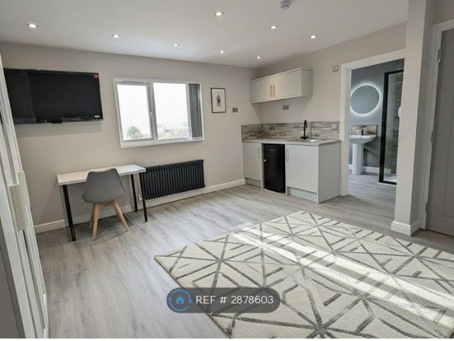 Old Lode Lane, Solihull B92, Room to rent, £795 pcm | PrimeLocation